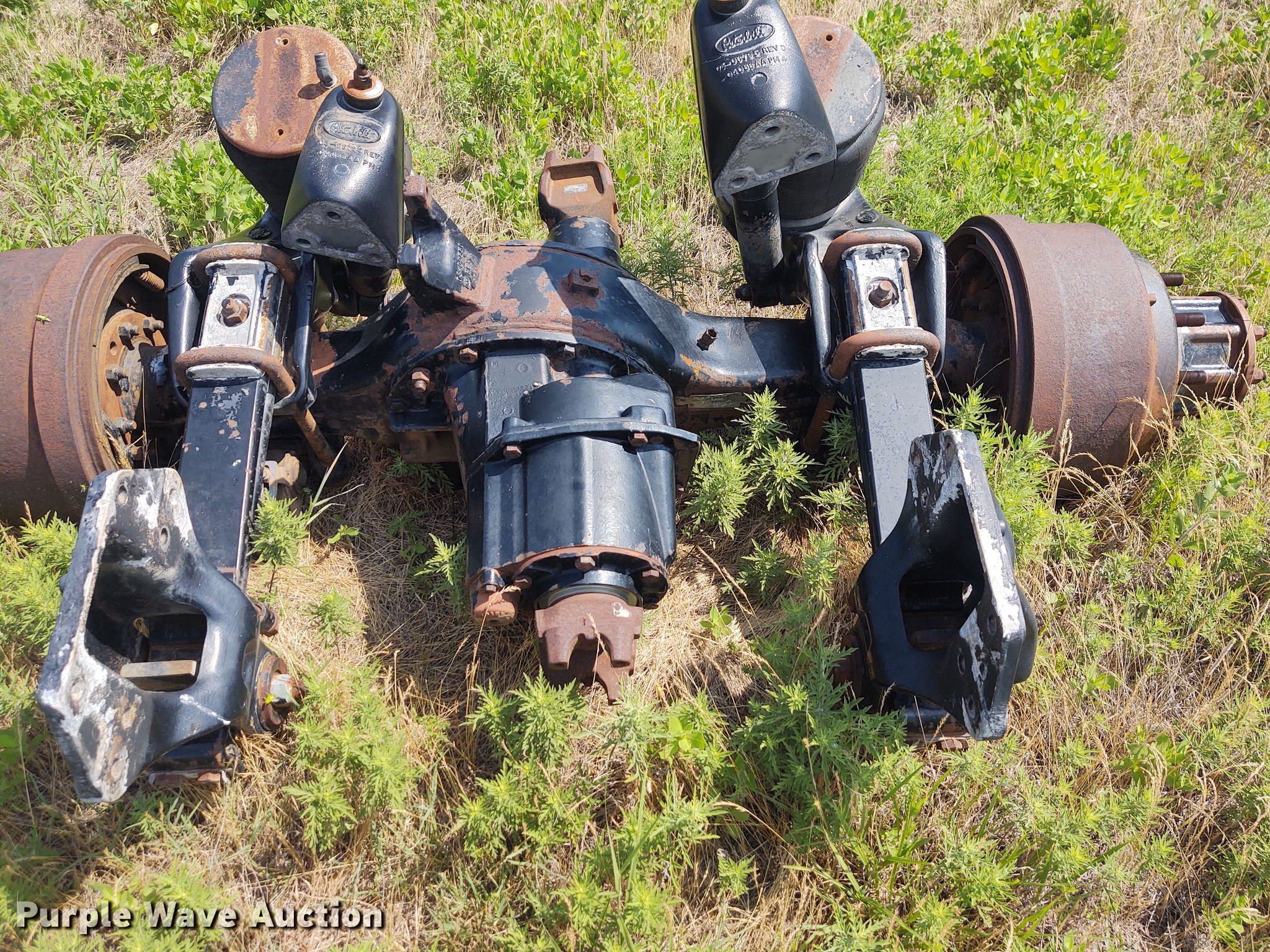 Eaton 305828 rear axles in Conway Springs, KS | Item DE7040 sold ...