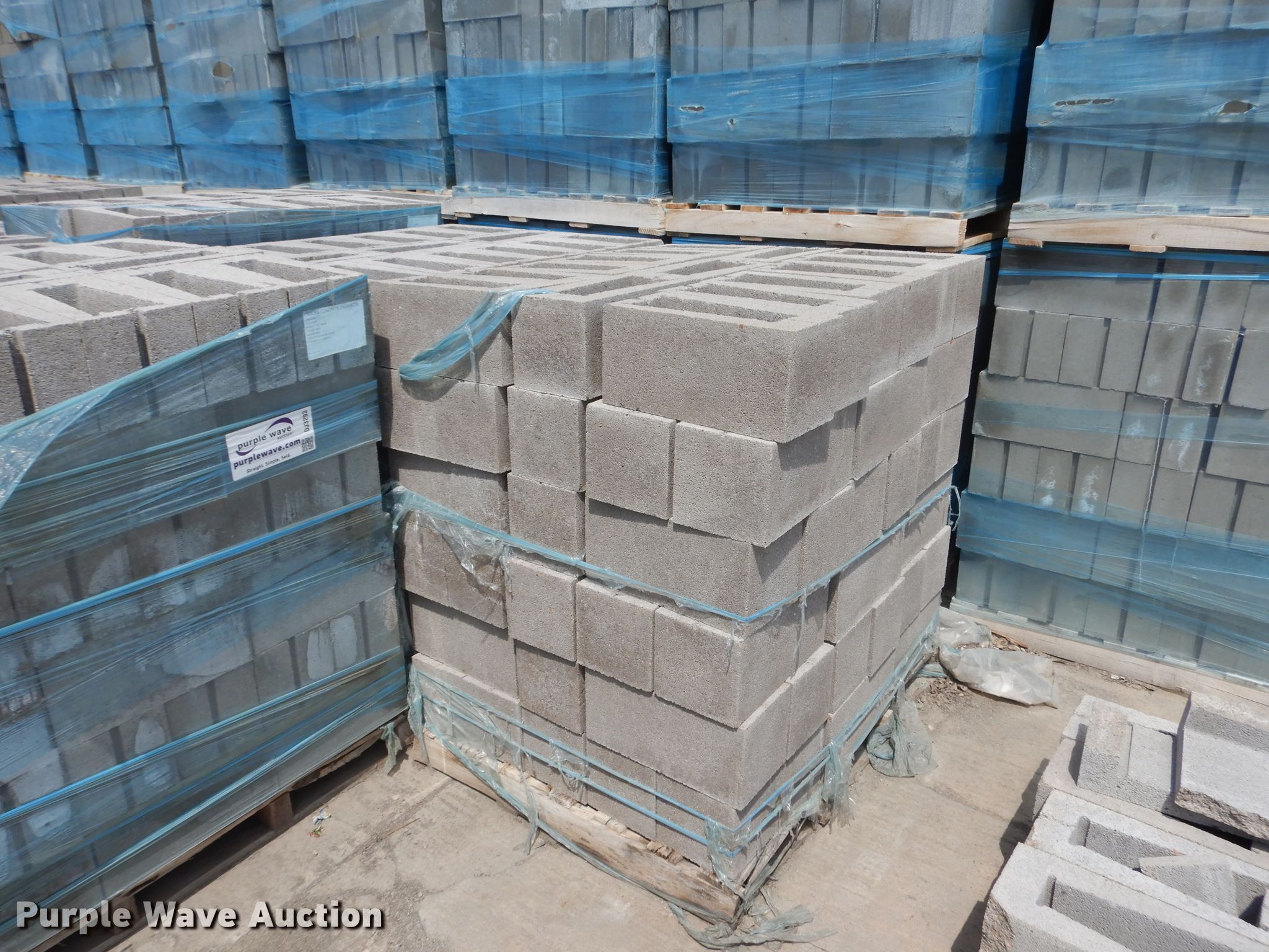 Concrete blocks in Salina, KS | Item DJ3293 sold | Purple Wave