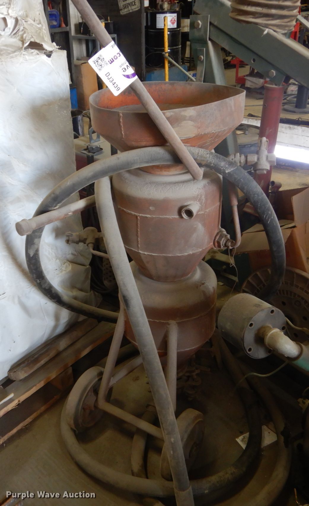 Sand pot in Topeka, KS | Item DJ3439 sold | Purple Wave
