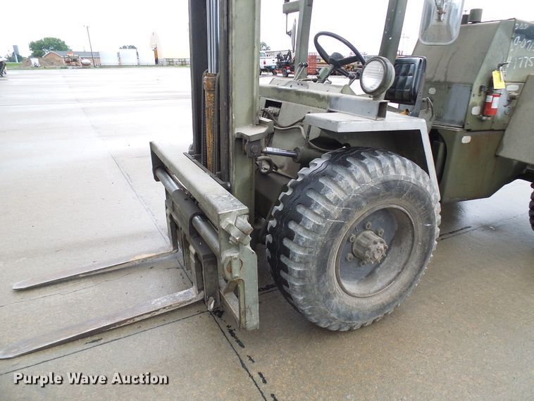 J I Case M4K forklift in Marshall, MO | Item DG1999 sold | Purple Wave