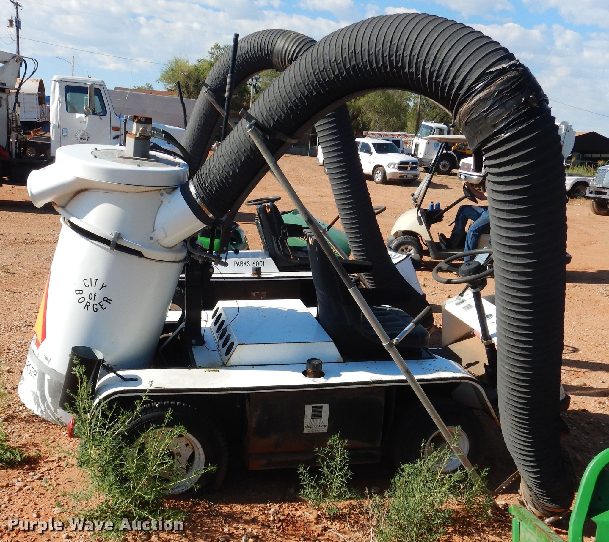 Elephant Vac lawn and leaf vacuum in Borger, TX | Item HO9820 sold ...