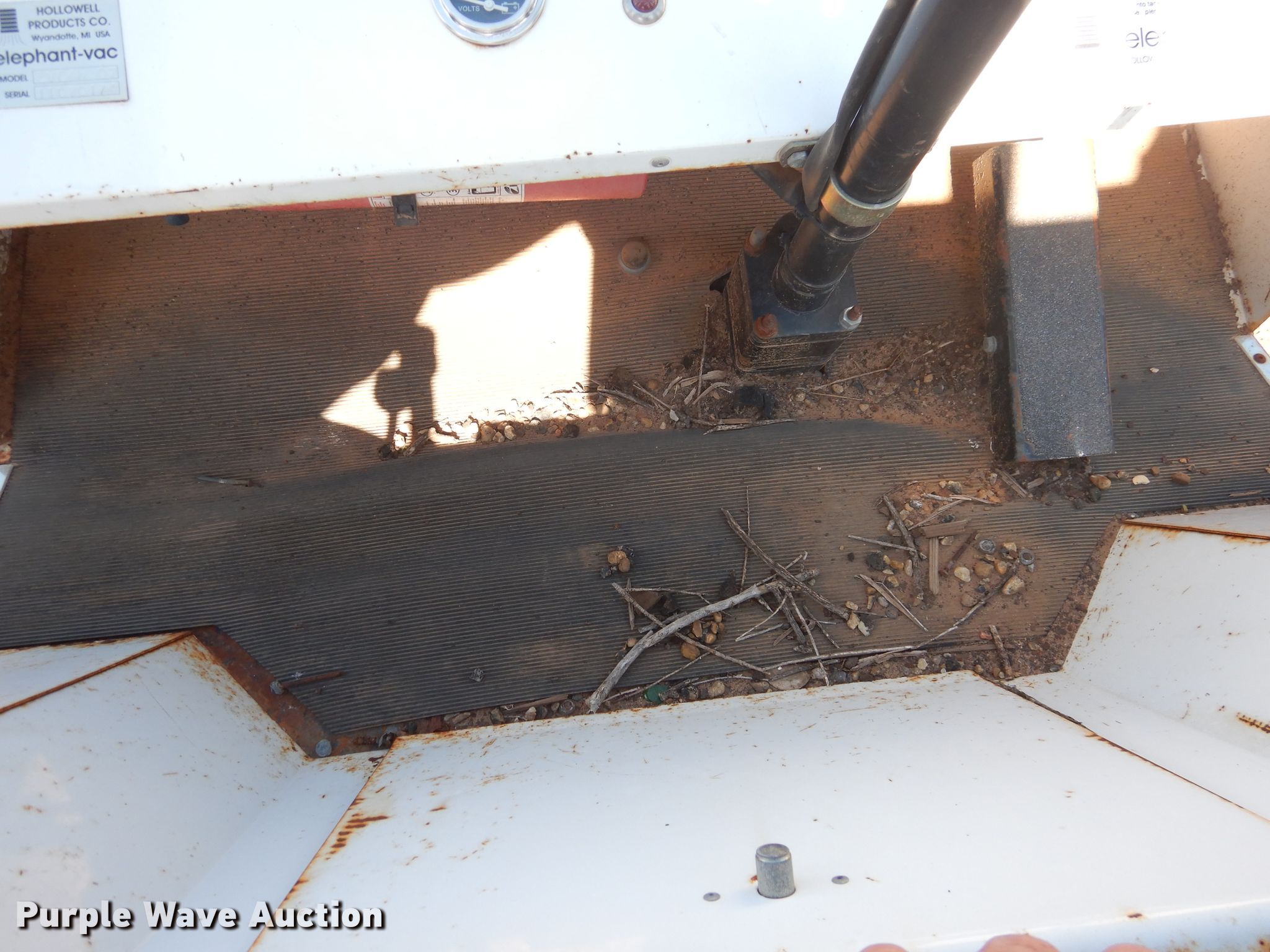 Elephant Vac lawn and leaf vacuum in Borger, TX | Item HO9820 sold ...