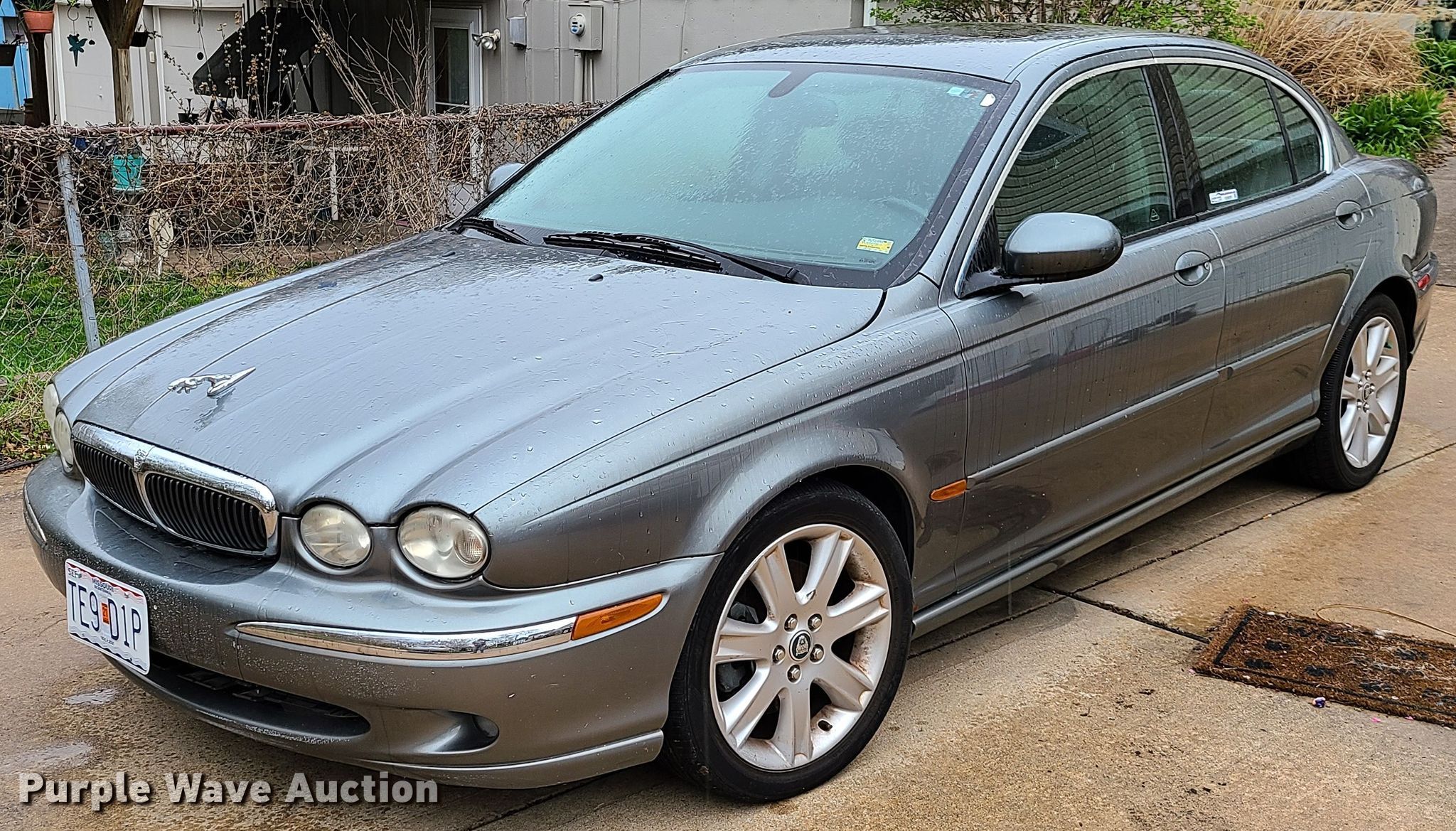 2003 Jaguar X-Type in Blue Springs, MO | Item GO9297 sold | Purple Wave