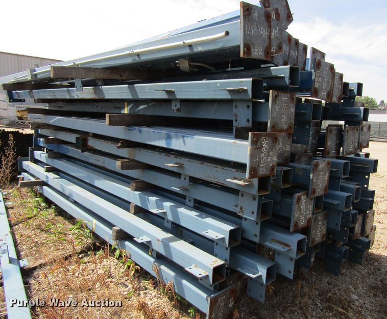 (20) steel uprights in Dubuque, IA | Item GQ9060 sold | Purple Wave
