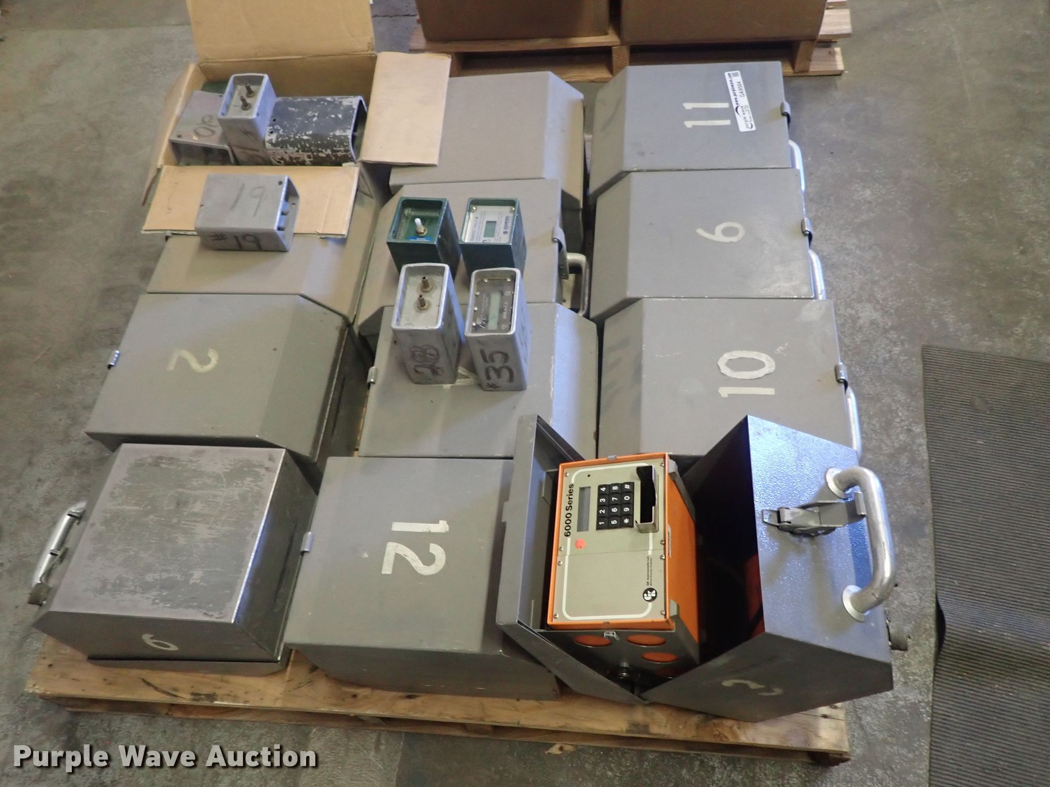 Traffic hose counters in Wichita, KS | Item GA9584 sold | Purple Wave