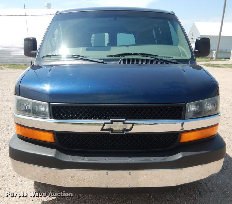 2005 Chevrolet Express 3500 van in Holdrege, NE | Item DG4535 sold ...