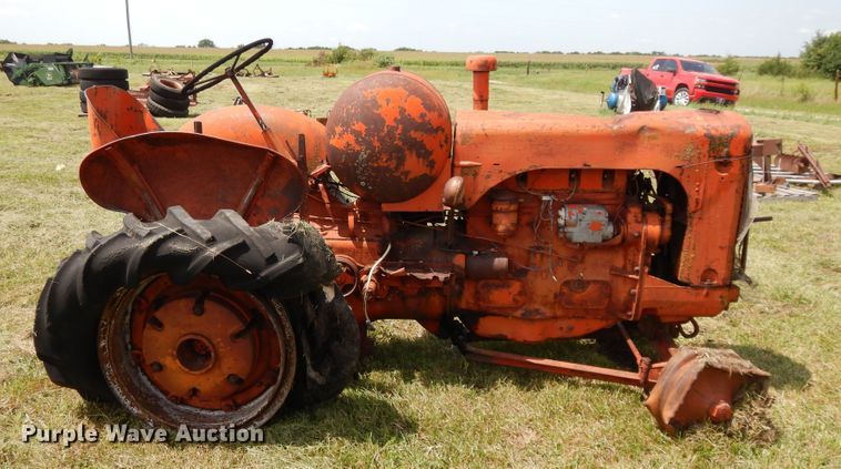 1948 Case LAI tractor in Eudora, KS | Item DF5321 sold | Purple Wave