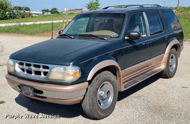 1996 Ford Explorer SUV in Dearborne, MO | Item EL9992 sold | Purple Wave