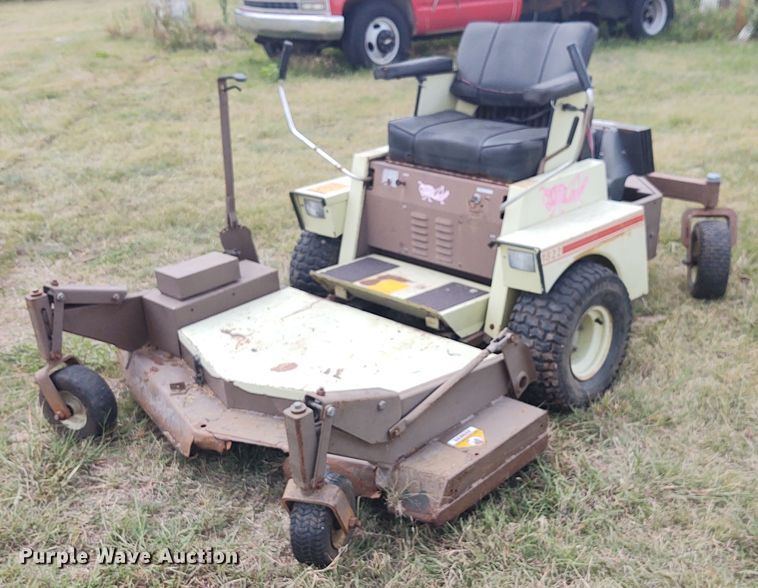 Grasshopper 1822 ZTR lawn mower in El Dorado, KS | Item EQ9402 sold ...
