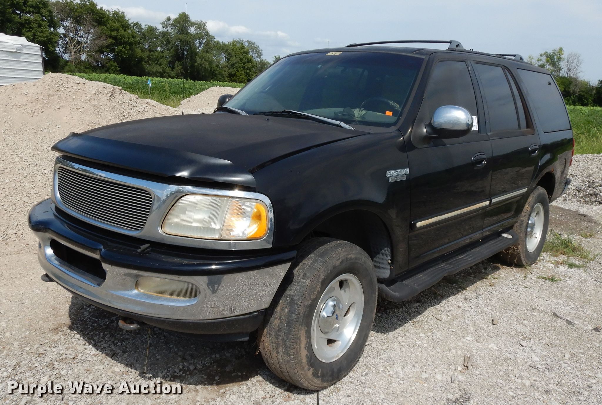 1998 Ford Expedition SUV in Eudora, KS | Item DF5325 sold | Purple Wave