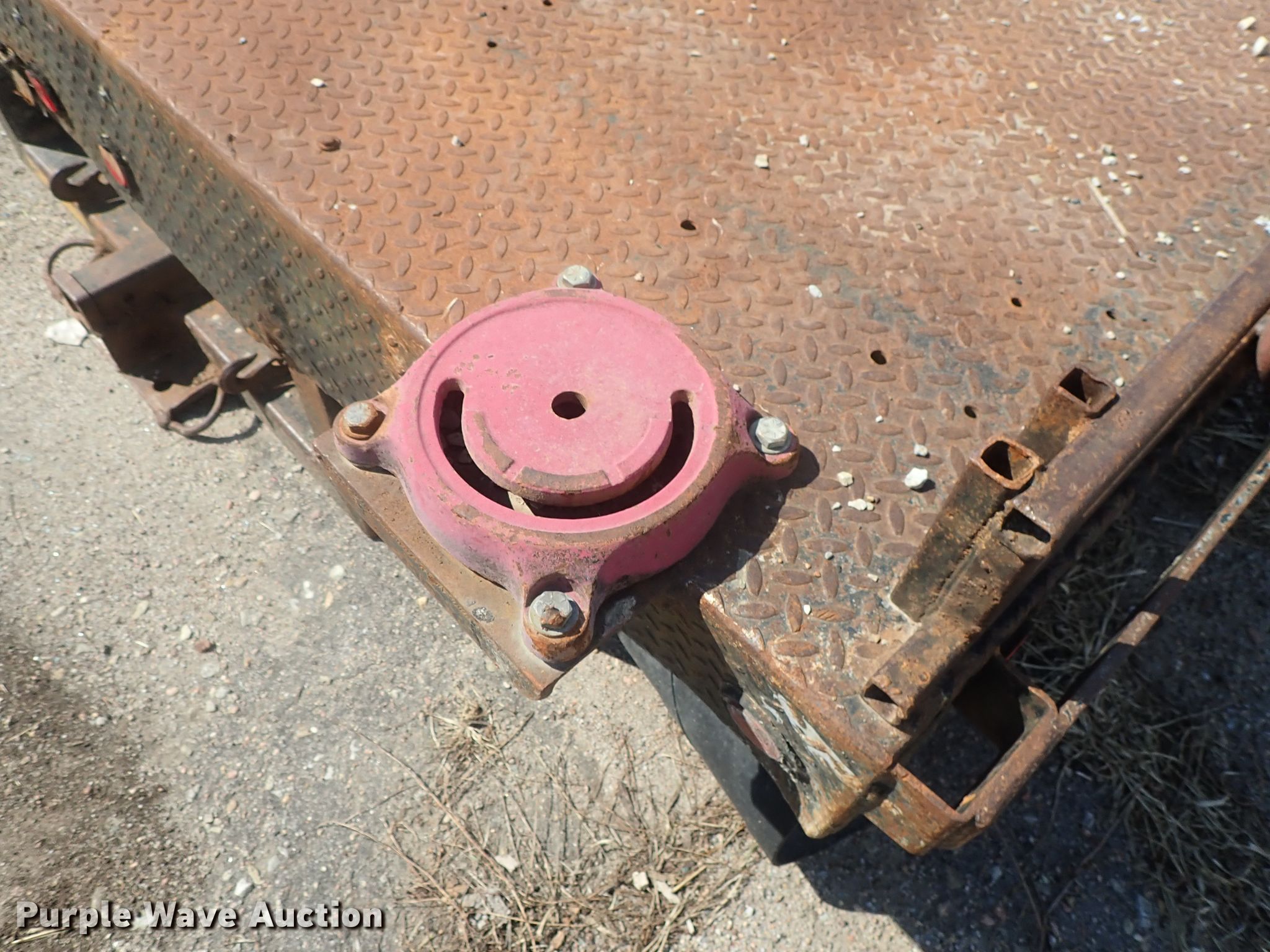 Winkel steel flatbed in Hutchinson, KS | Item DI4635 sold | Purple Wave