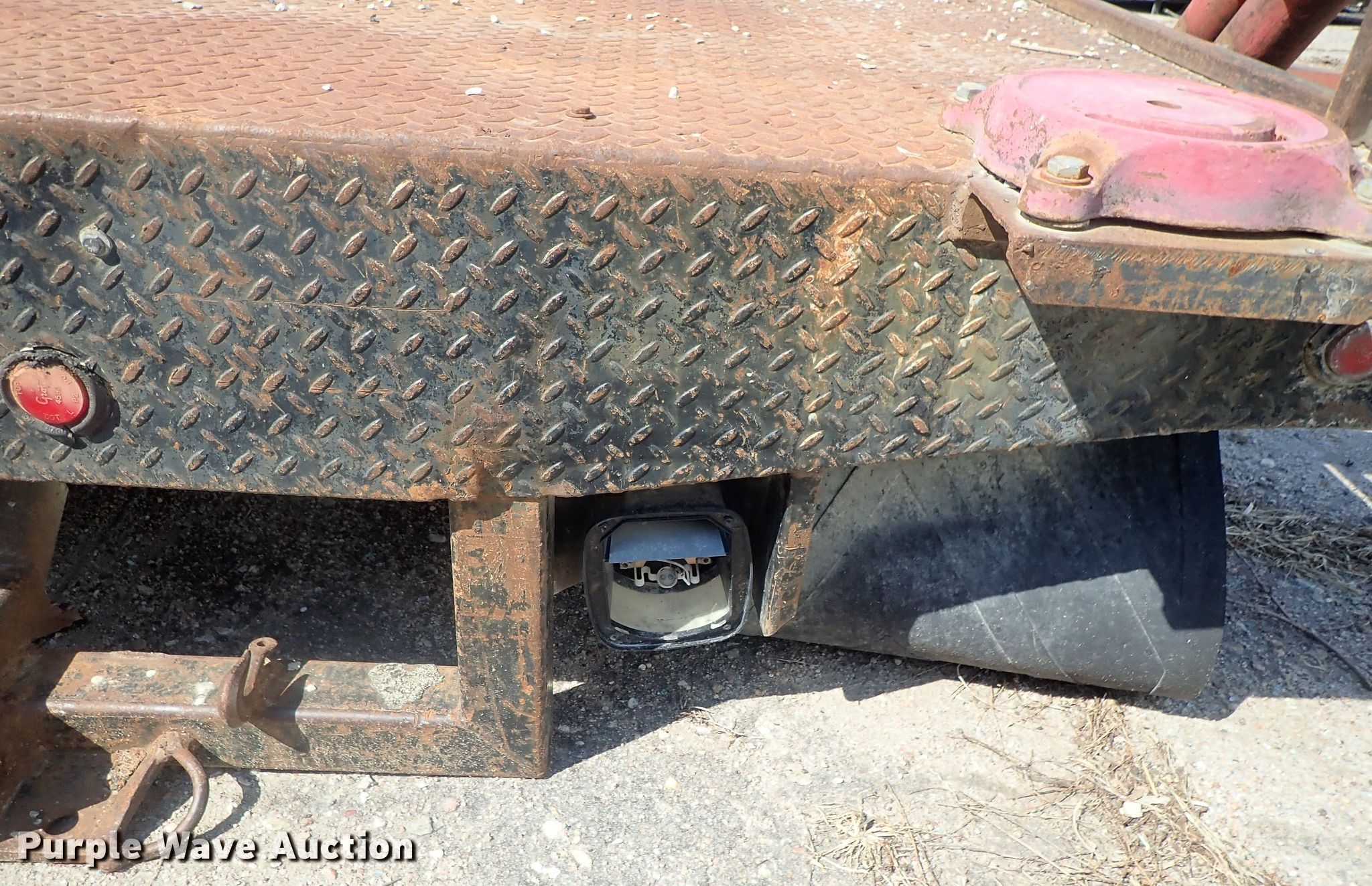 Winkel steel flatbed in Hutchinson, KS | Item DI4635 sold | Purple Wave