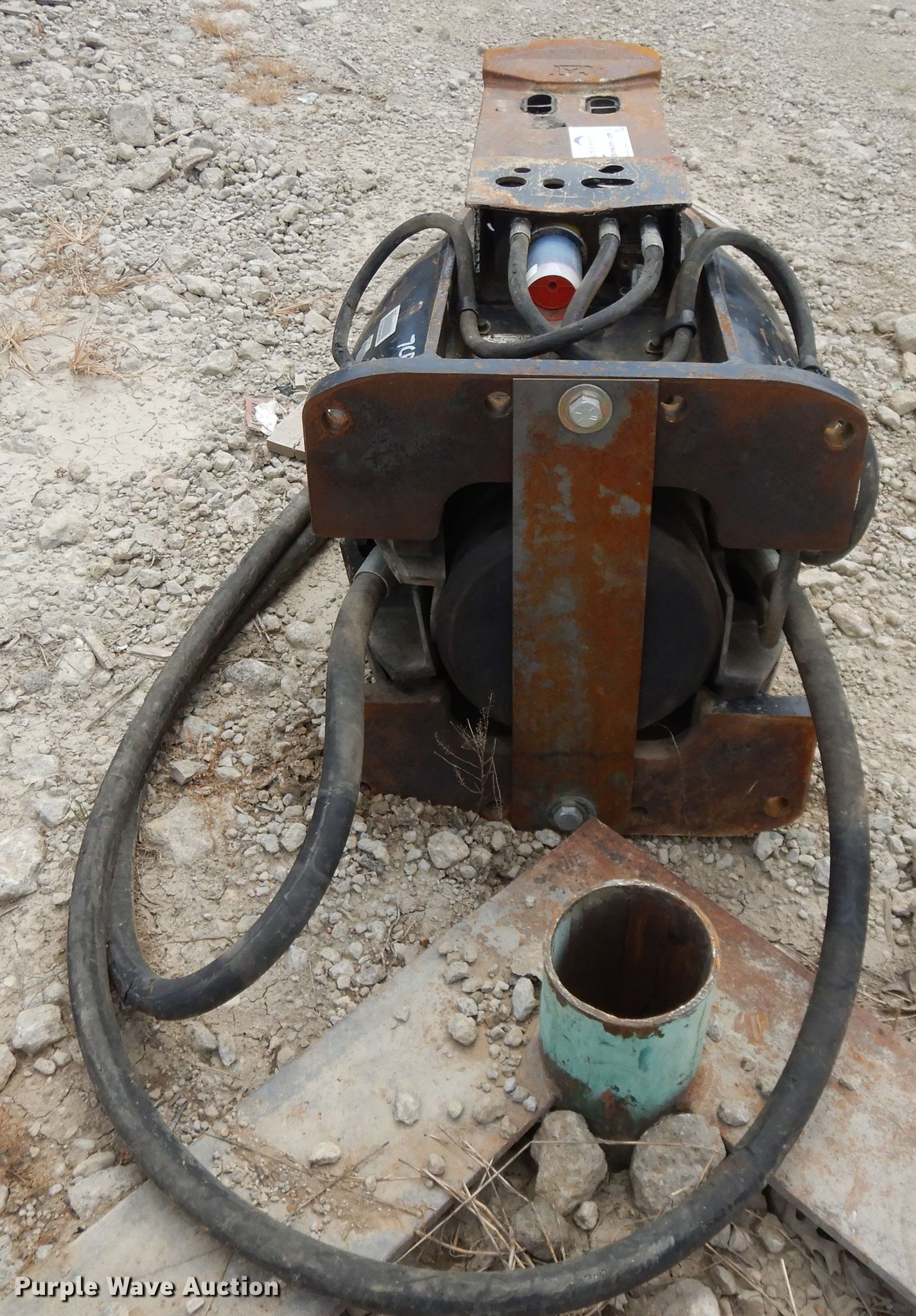 Caterpillar H115E hammer in Topeka, KS | Item DI7572 sold | Purple Wave