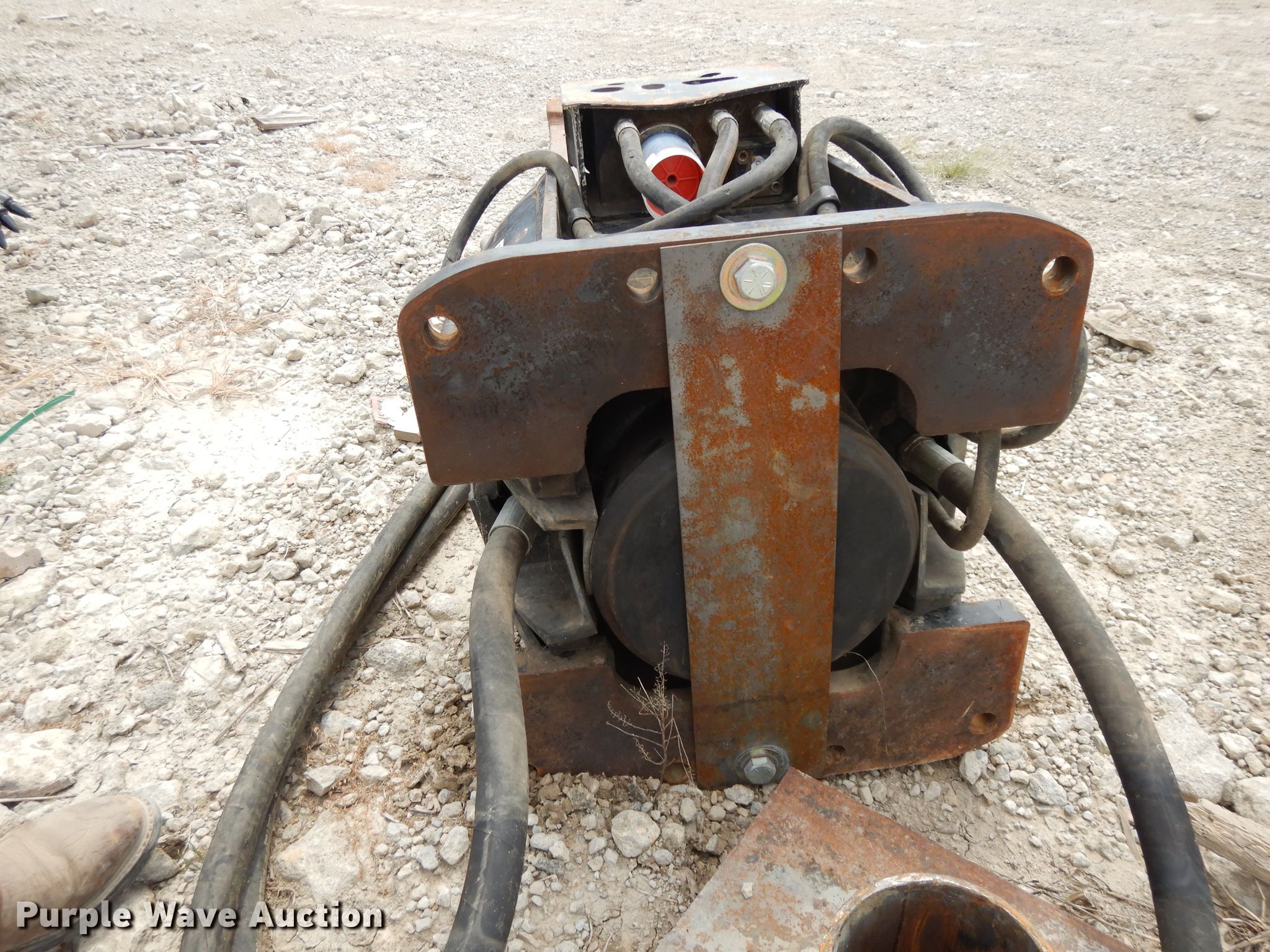 Caterpillar H115E hammer in Topeka, KS | Item DI7572 sold | Purple Wave
