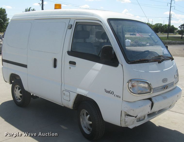 2004 Vantage VanGo CMXI van in Wichita, KS | Item DC1448 sold | Purple Wave