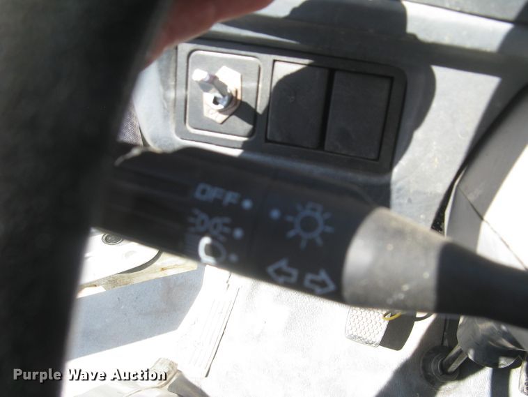 2004 Vantage VanGo CMXI van in Wichita, KS | Item DC1448 sold | Purple Wave