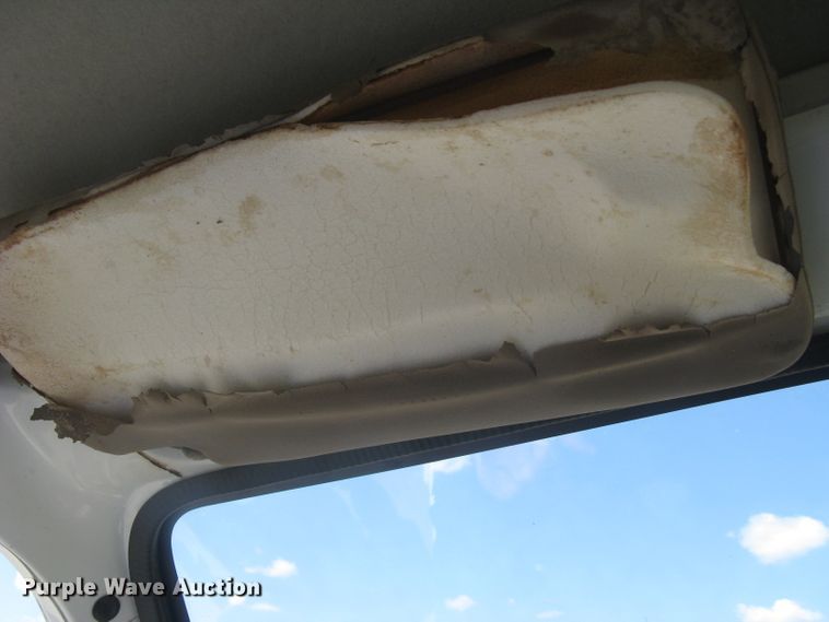 2004 Vantage VanGo CMXI van in Wichita, KS | Item DC1448 sold | Purple Wave