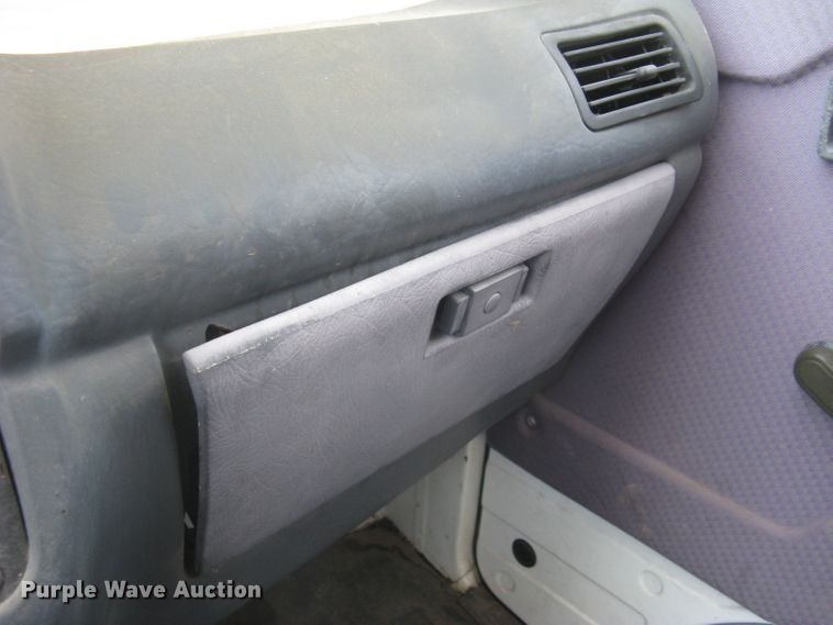 2004 Vantage VanGo CMXI van in Wichita, KS | Item DC1448 sold | Purple Wave