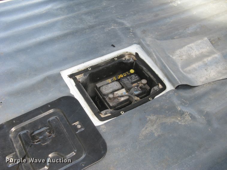 2004 Vantage VanGo CMXI van in Wichita, KS | Item DC1448 sold | Purple Wave