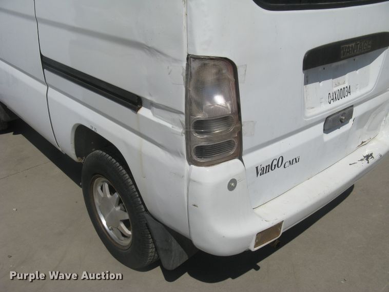 2004 Vantage VanGo CMXI van in Wichita, KS | Item DC1448 sold | Purple Wave