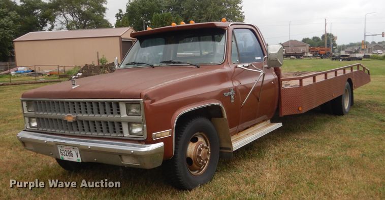 1982 Chevrolet C30 flatbed tow truck in Sioux Falls, SD | Item FT9042 ...
