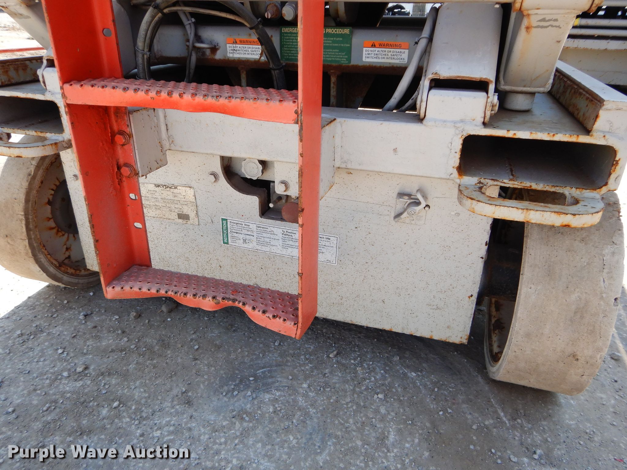 Skyjack SJ 4626 scissor lift in Paola, KS | Item FY9228 sold | Purple Wave