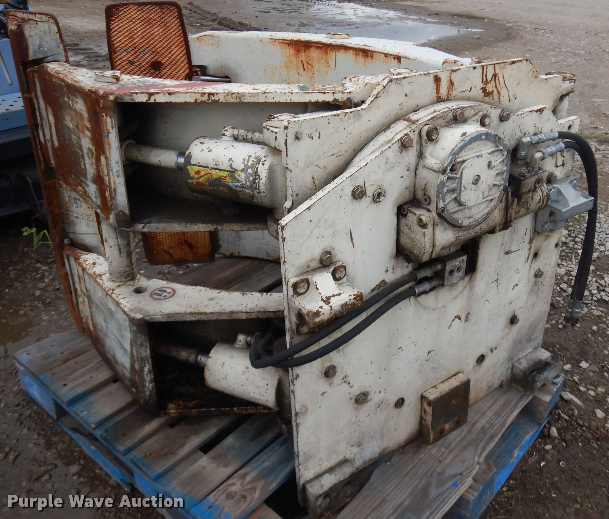 Cascade barrel clamp in Independence, KS | Item GS9483 sold | Purple Wave