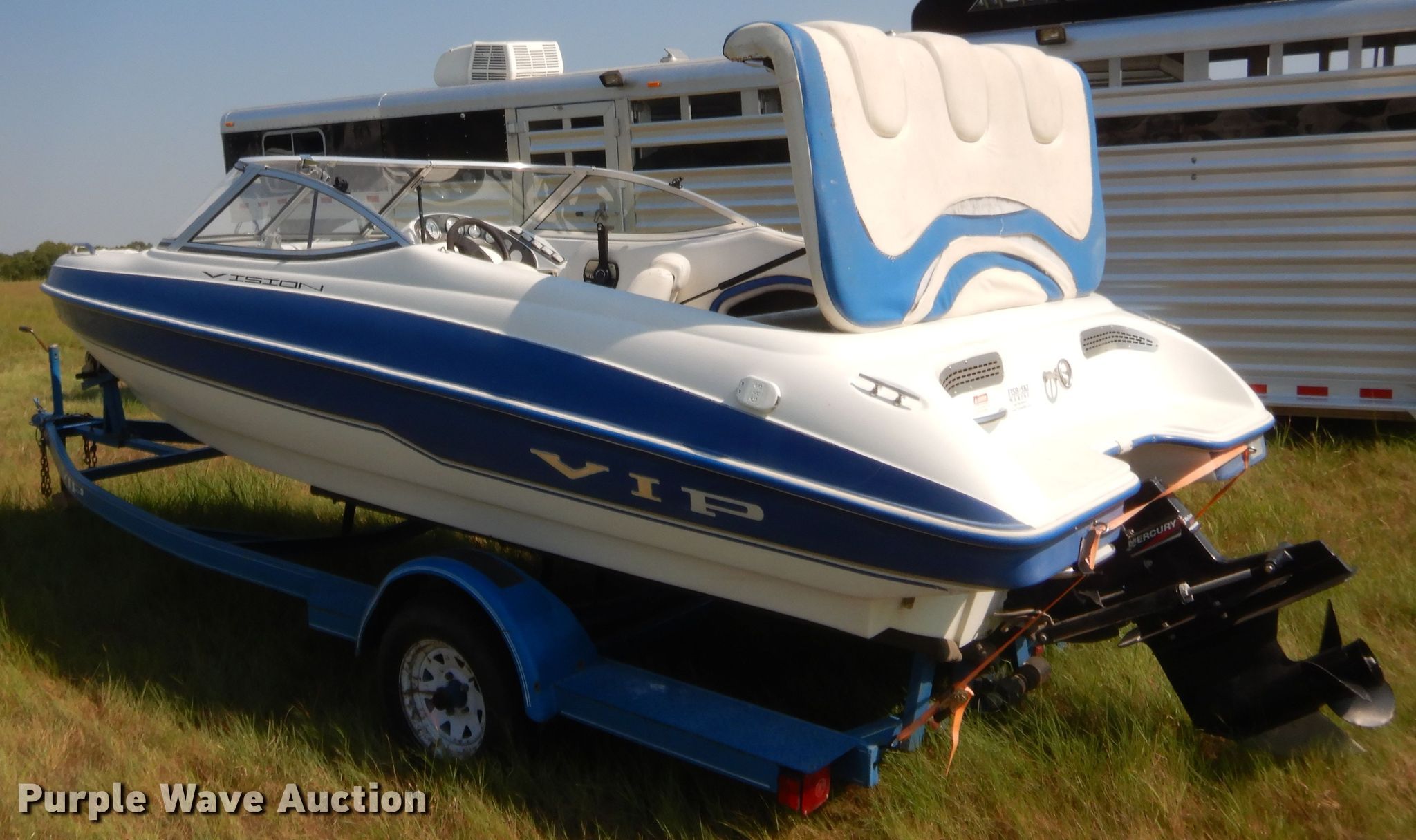 2000 VIP 1886 I/O boat in Seminole, OK | Item HB9421 sold | Purple Wave