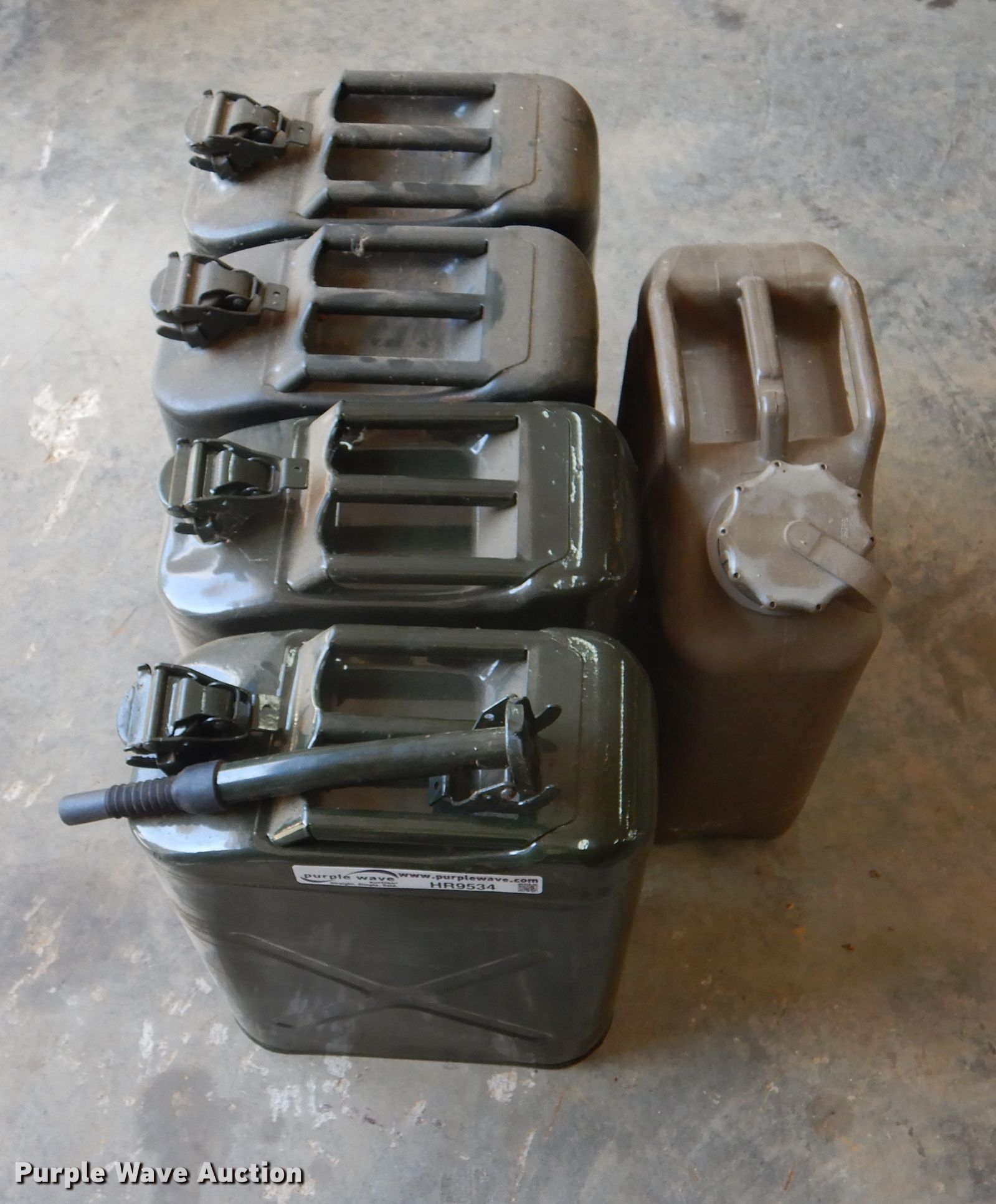 (5) military fuel cans in Jefferson, TX | Item HR9534 sold | Purple Wave