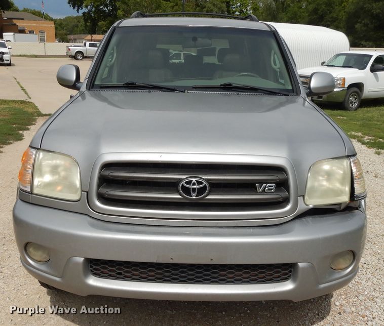 2002 Toyota Sequoia SUV in Marion, KS | Item DI7681 sold | Purple Wave