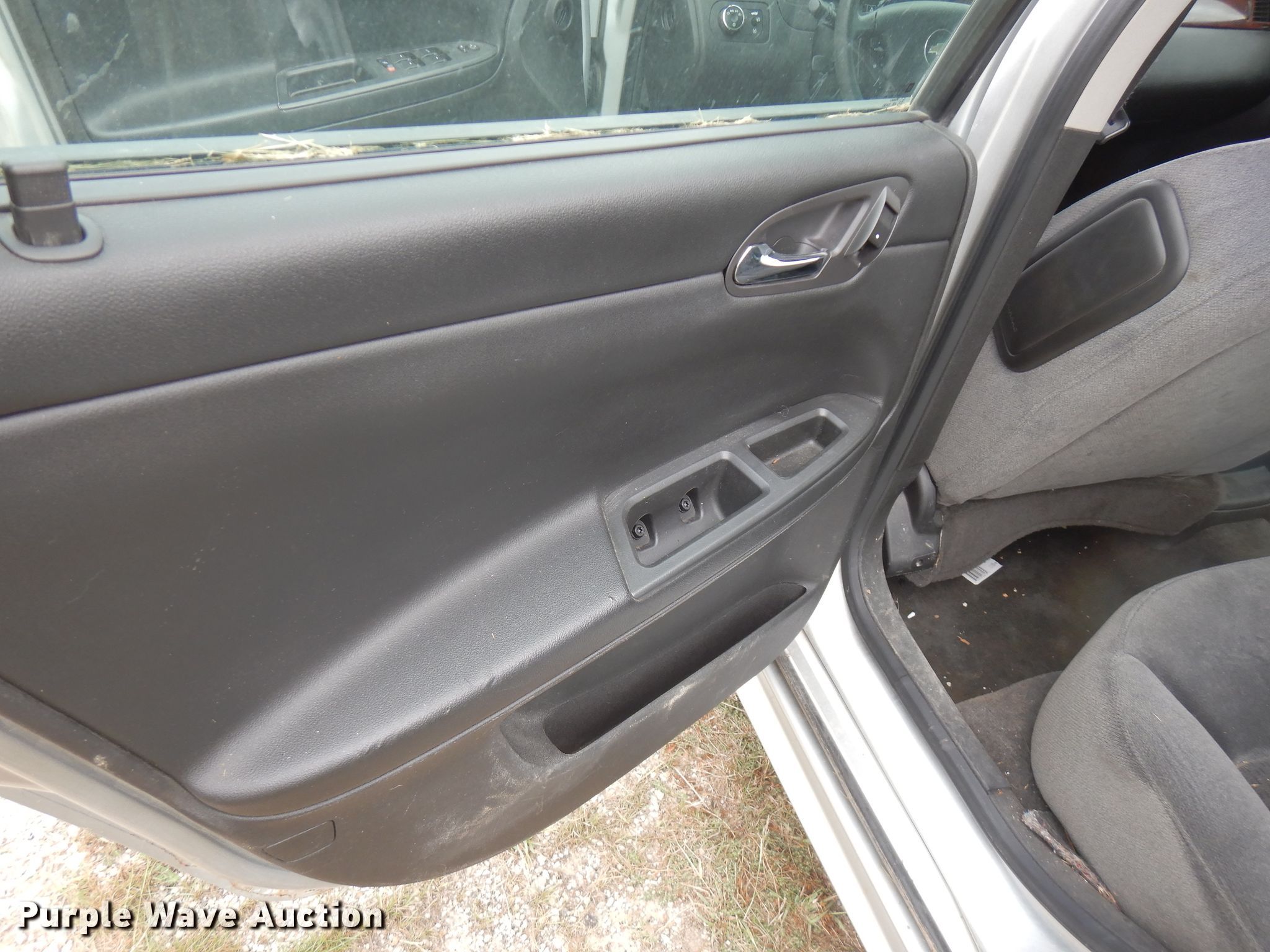 2009 Chevrolet Impala LS in Chanute, KS | Item FN9439 sold | Purple Wave
