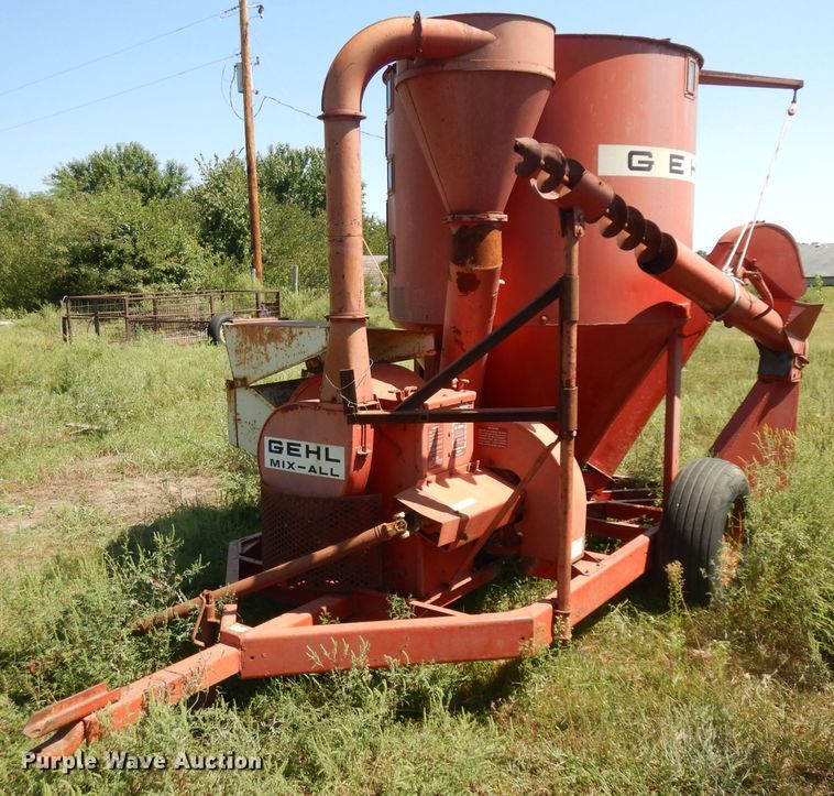 Gehl Mix-All feed mixer/grinder in Perry , KS | Item HV9787 sold ...
