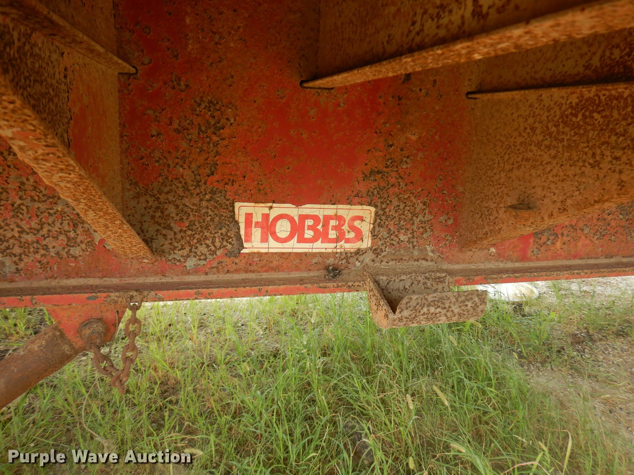 1978 Hobb flatbed trailer in Caney, KS | Item FN9497 sold | Purple Wave