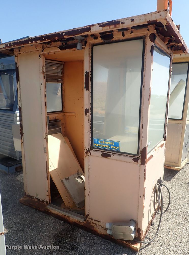 Toll booth in Wichita, KS | Item HK9804 sold | Purple Wave