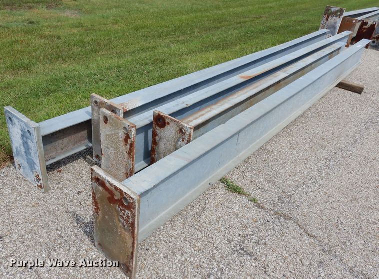 (5) steel posts in Topeka, KS | Item HY9684 sold | Purple Wave