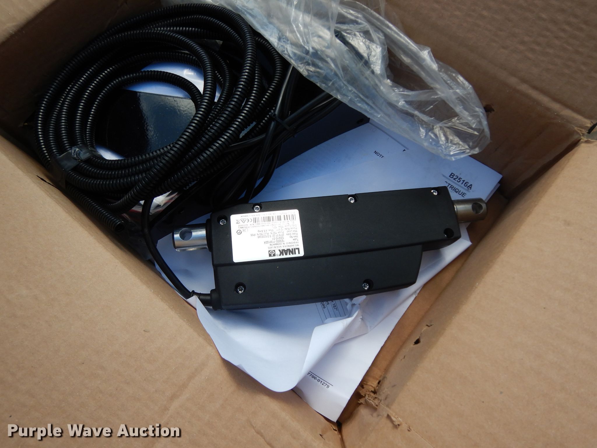 Kubota electric chute deflector kit in Grapevine, TX | Item HR9572 sold ...