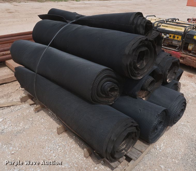 Approximately 30 rock screen mesh rolls in Watonga, OK | Item HJ9296 ...