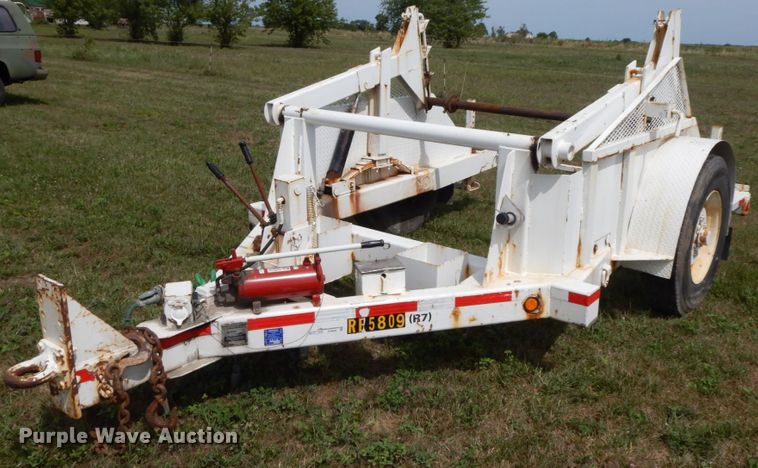 2000 Butler reel trailer in Clinton, IL | Item HJ9606 sold | Purple Wave