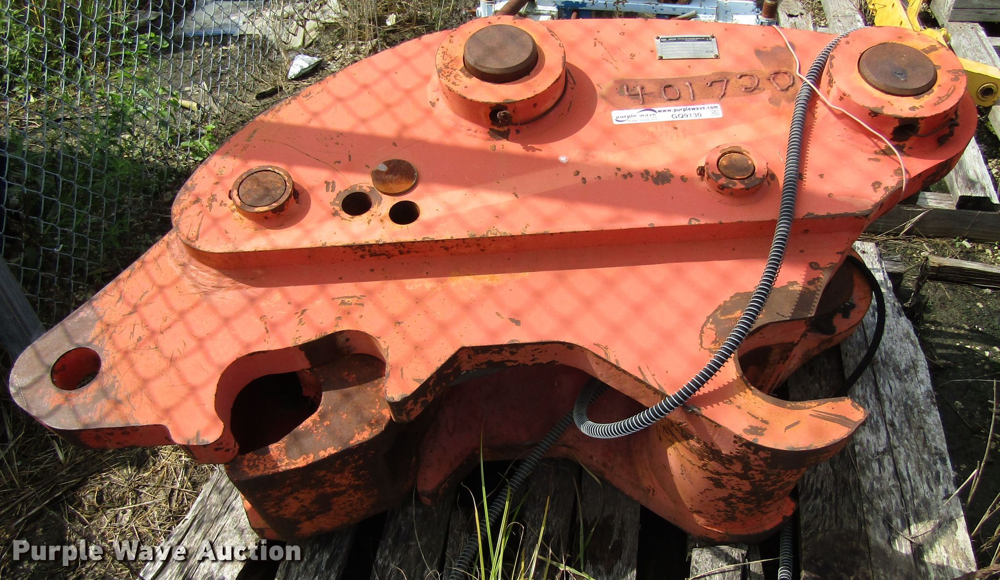 2006 Esco excavator coupler in East Moline, IL | Item GQ9130 sold ...
