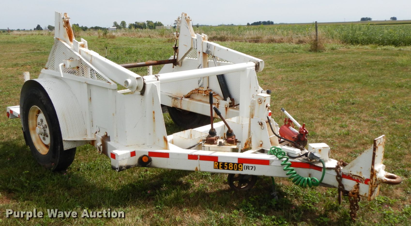 2000 Butler reel trailer in Clinton, IL | Item HJ9606 sold | Purple Wave