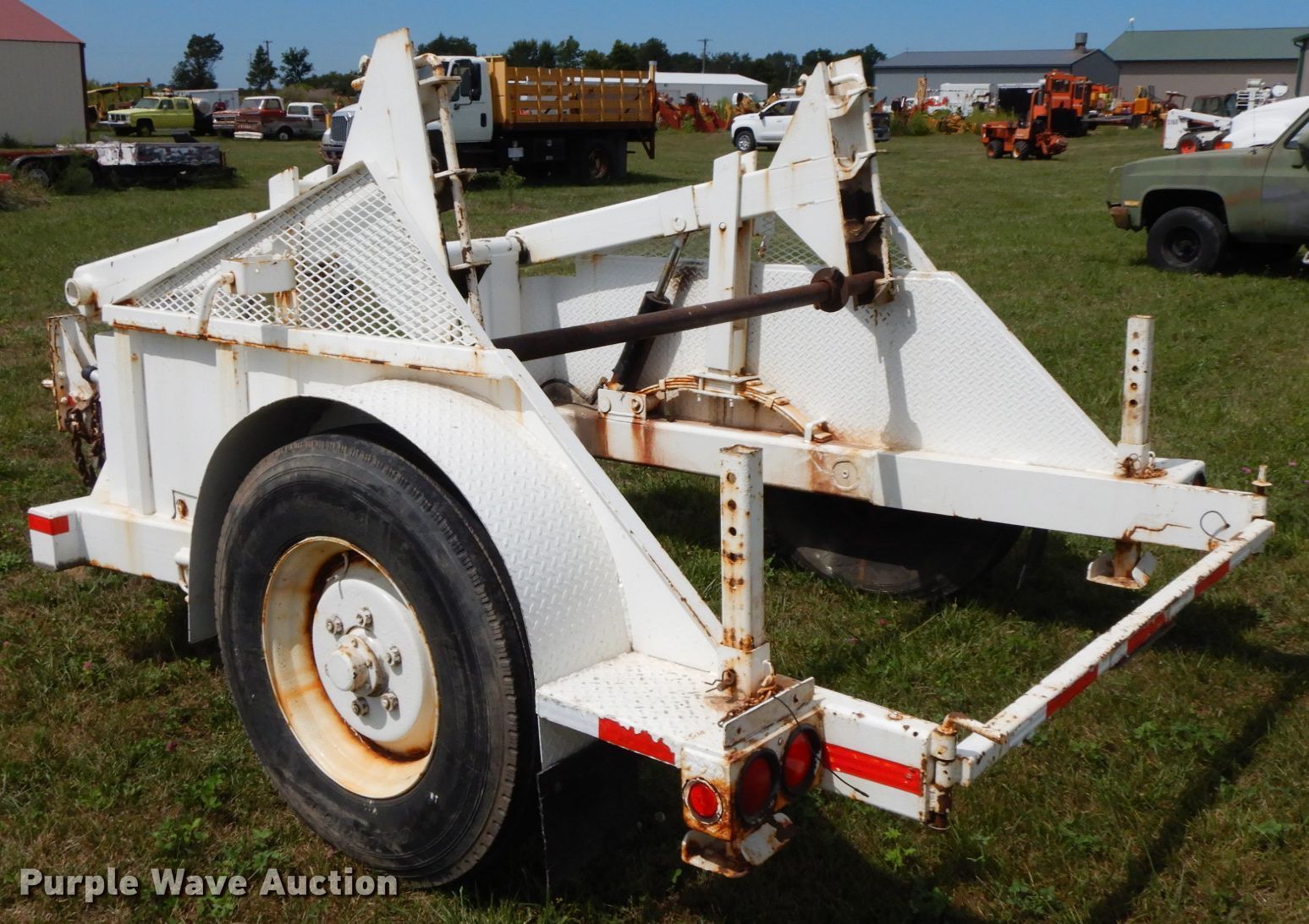 2000 Butler reel trailer in Clinton, IL | Item HJ9606 sold | Purple Wave