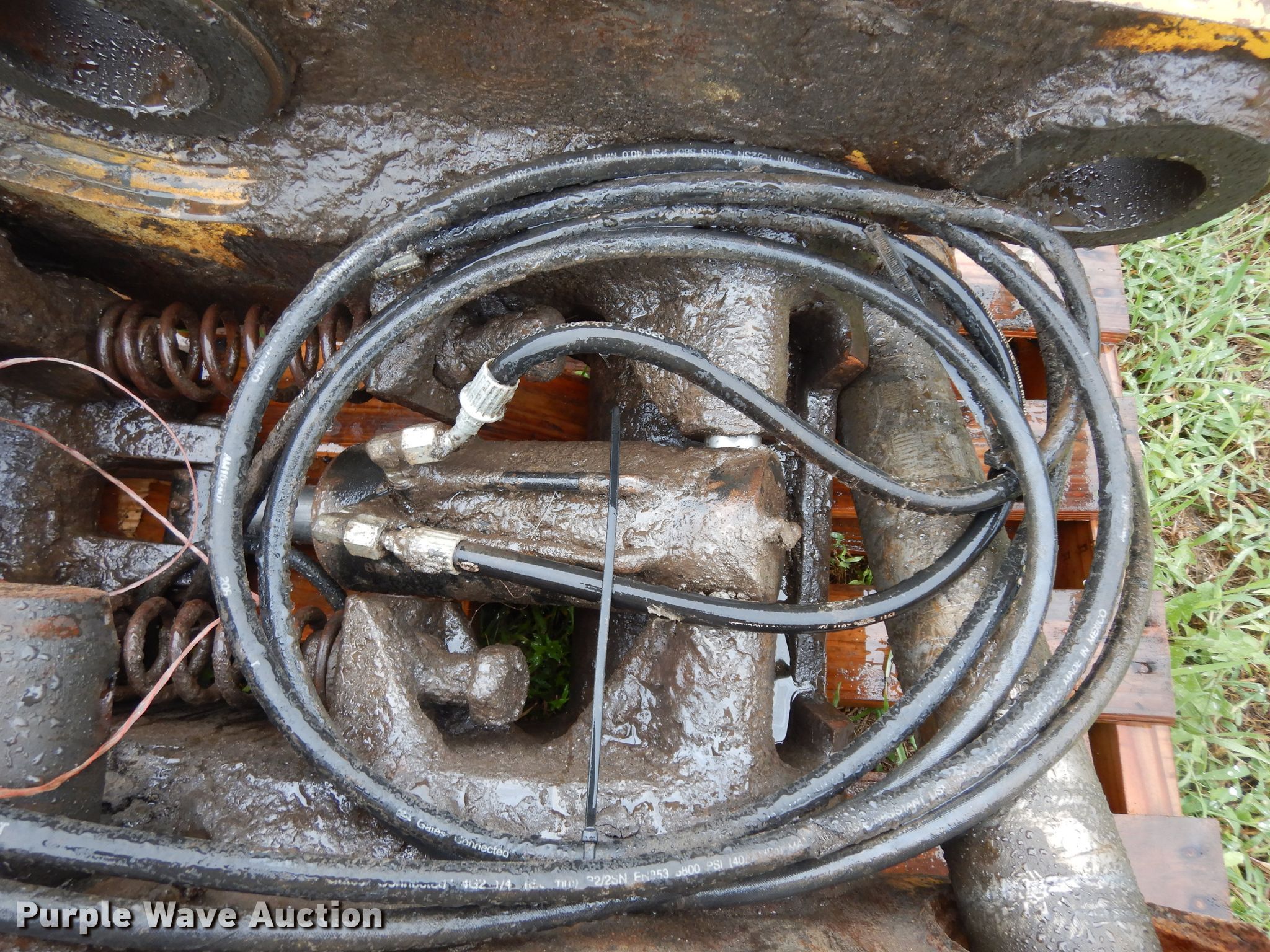 Jb Hendrix excavator coupler in Milford, KS | Item HY9708 sold | Purple ...