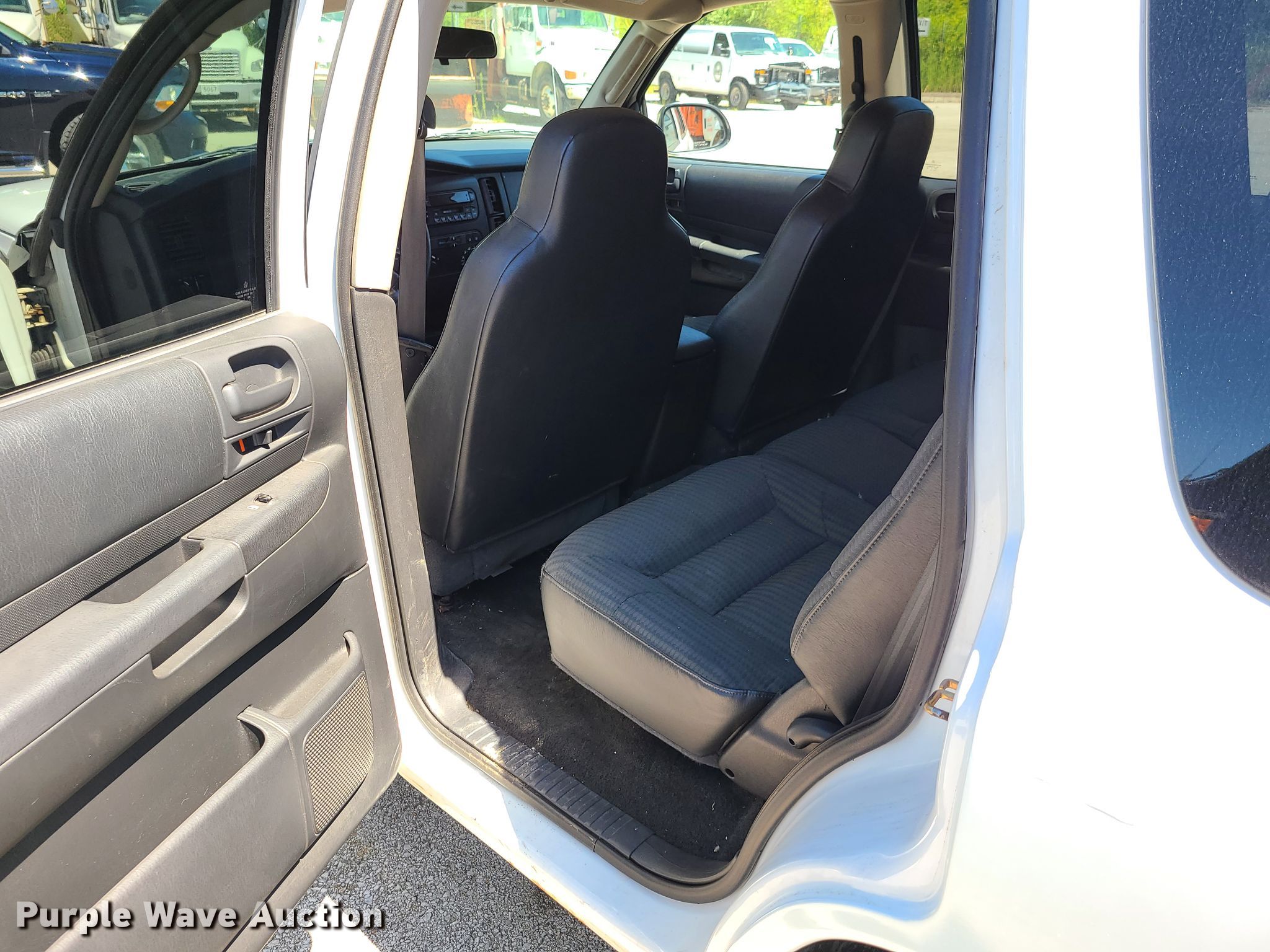 2003 Dodge Durango SUV in Independence, MO | Item GY9486 sold | Purple Wave