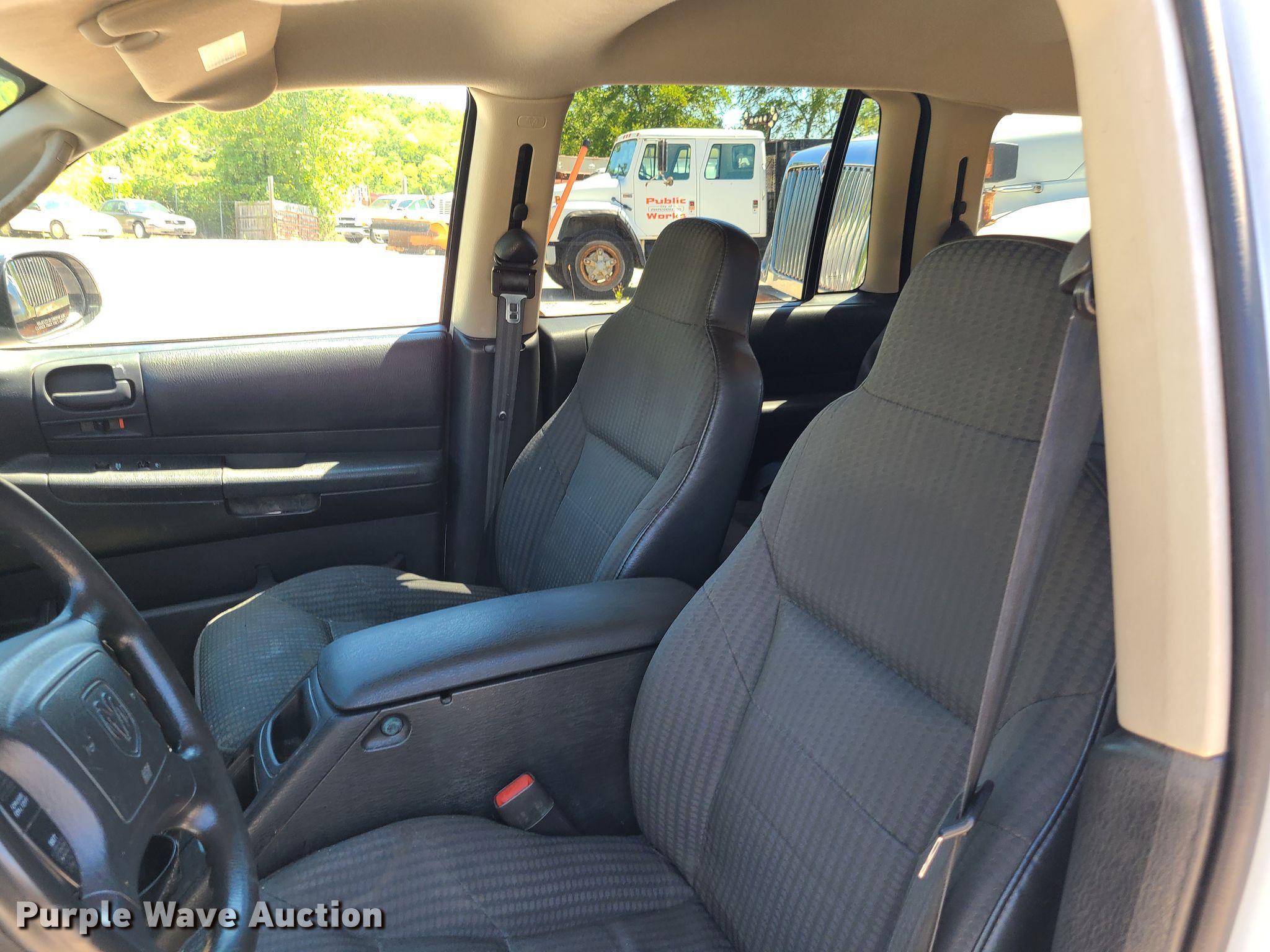 2003 Dodge Durango SUV in Independence, MO | Item GY9486 sold | Purple Wave