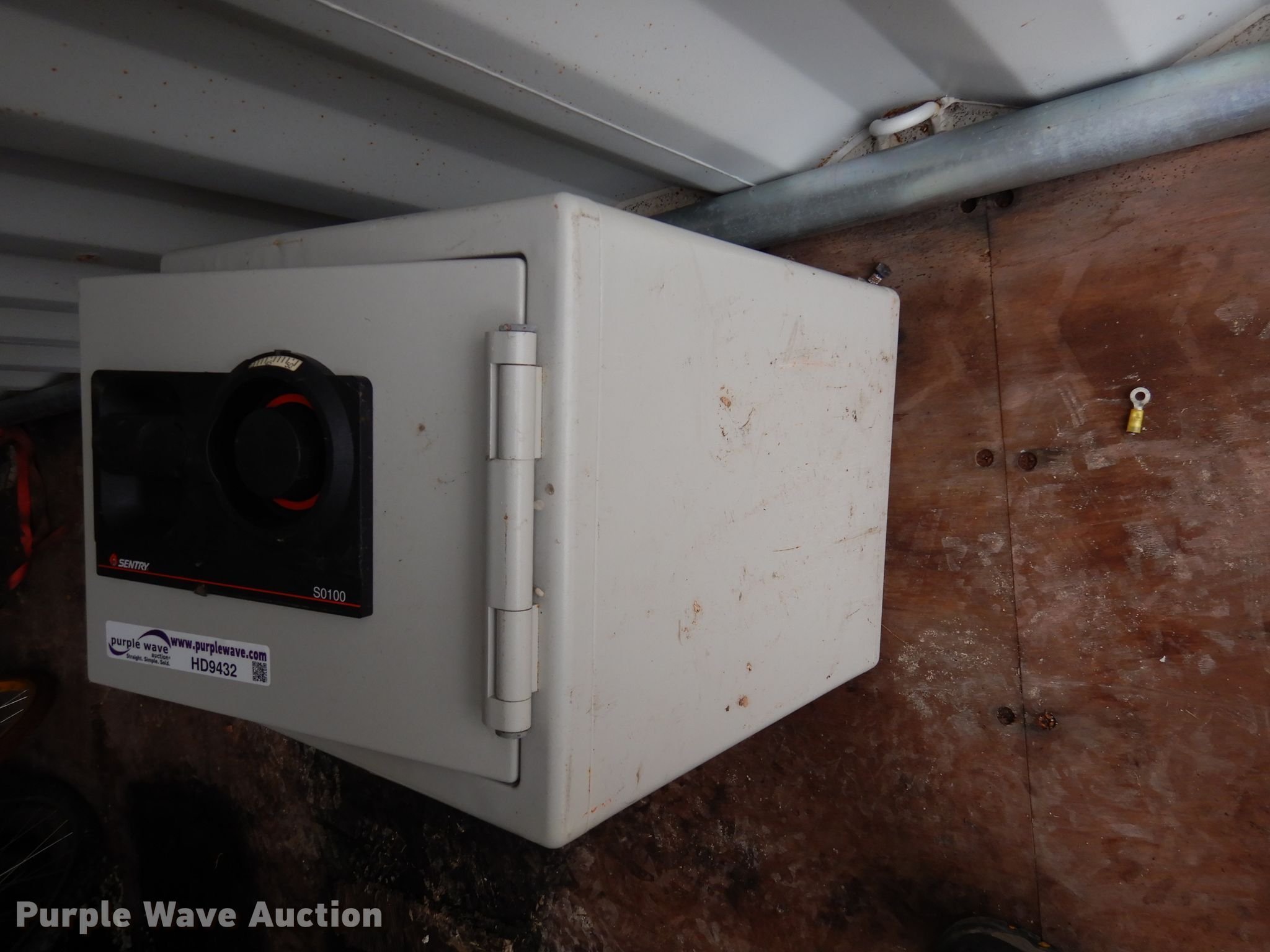 Sentry S0100 safe in Westmoreland, KS | Item HD9432 sold | Purple Wave
