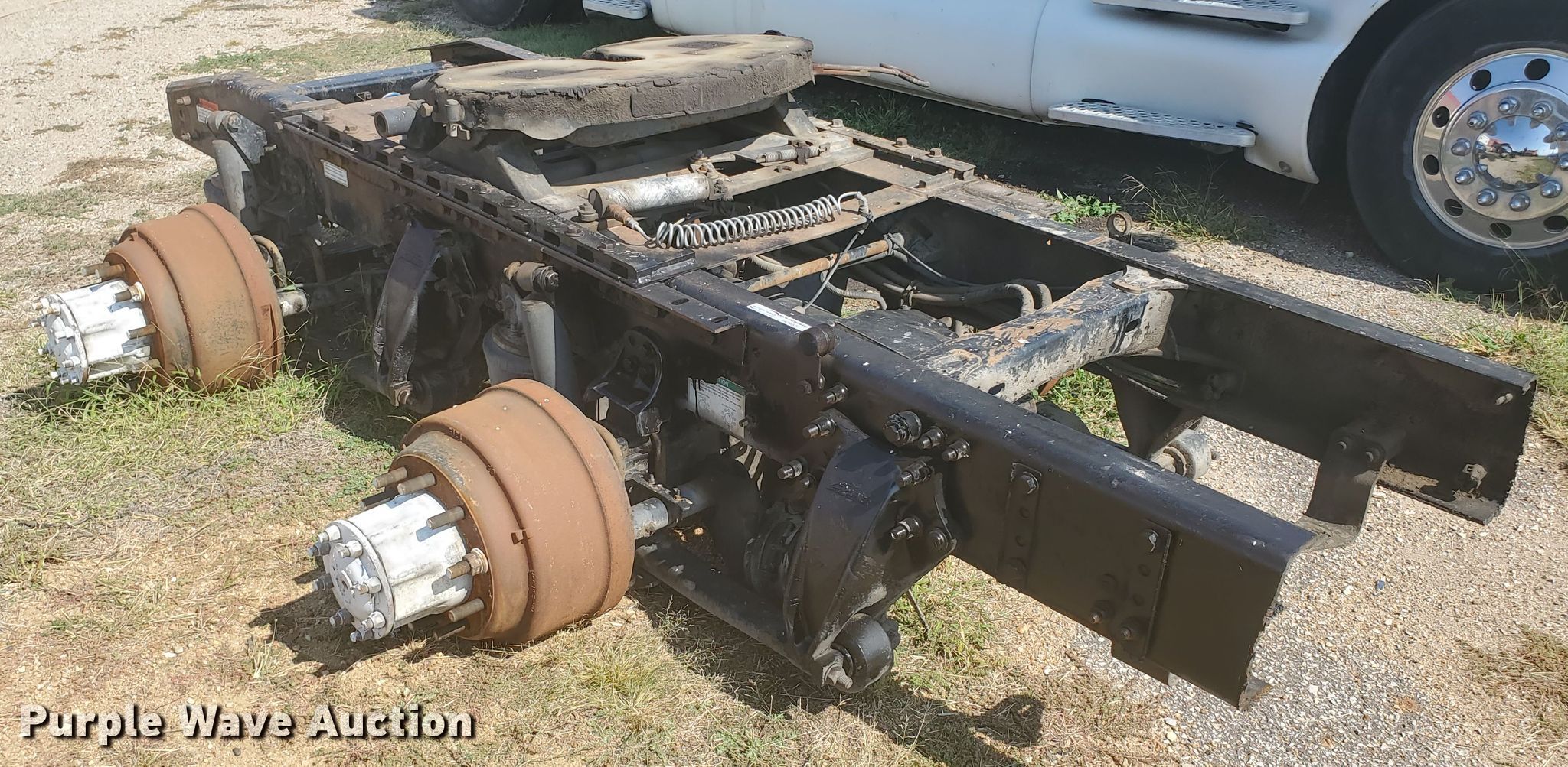 Freightliner rear axle assembly and frame in Russell, KS | Item HO9577 ...