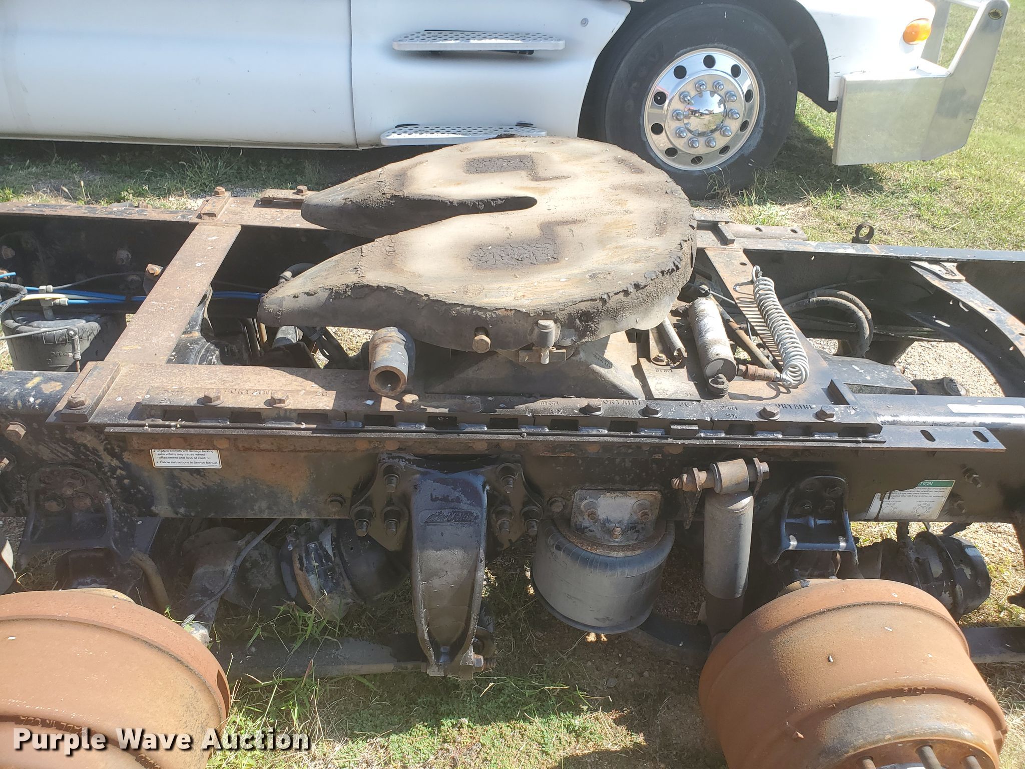 Freightliner rear axle assembly and frame in Russell, KS | Item HO9577 ...