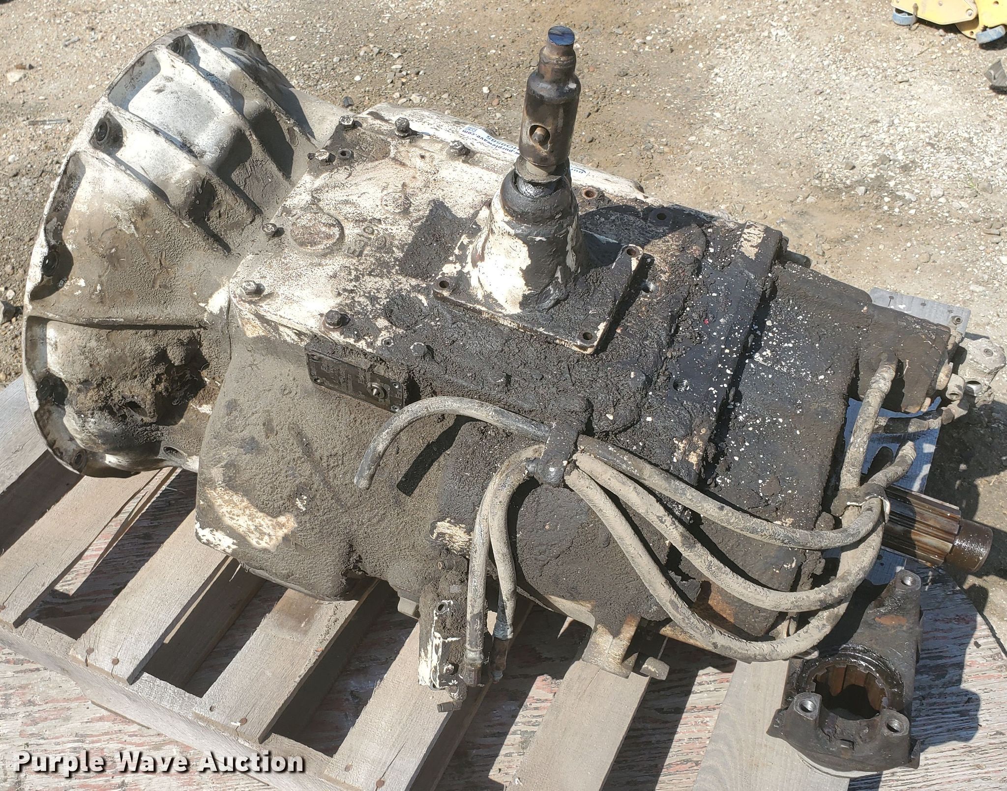 Eaton Fuller 15 speed transmission in Russell, KS | Item HO9585 sold ...