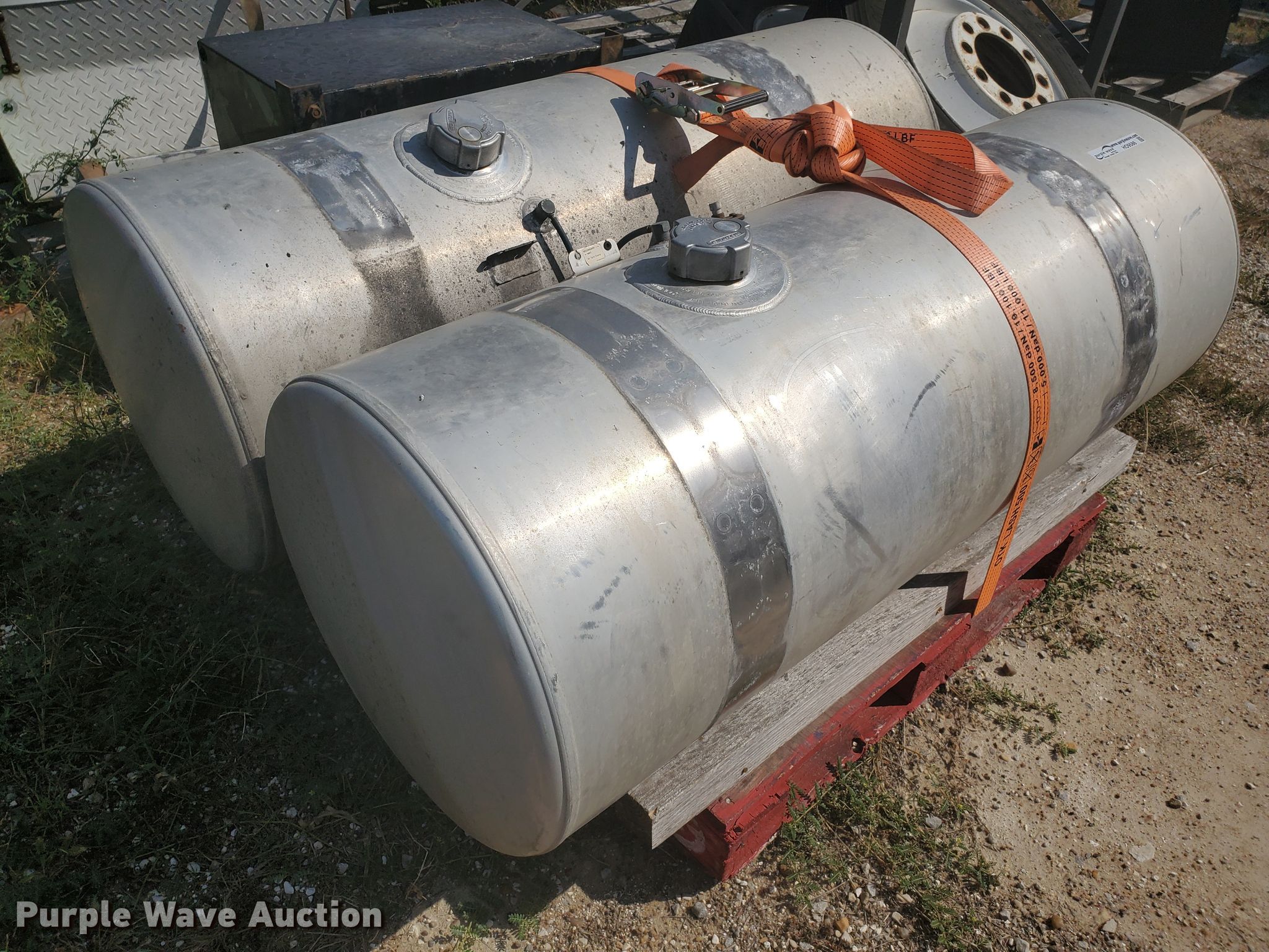 (2) aluminum fuel tanks in Russell, KS | Item HO9586 sold | Purple Wave