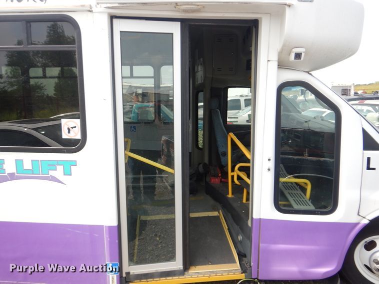 2010 Chevrolet Express G4500 shuttle bus in Muskogee, OK | Item HJ9918 ...